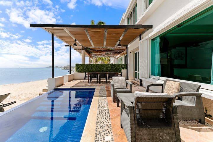 Casa Yaakun - Beachfront Villa In Hotel Zone - Cancún