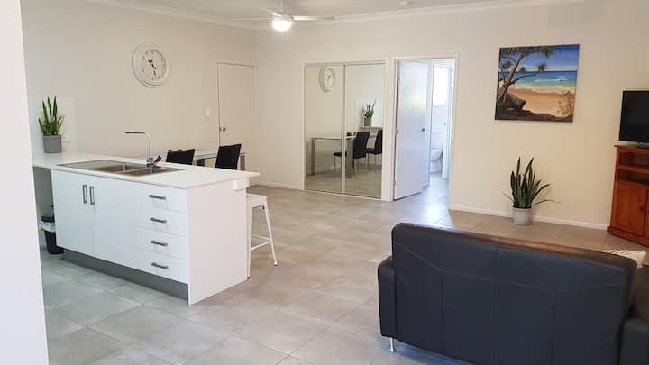 Central Maroochydore Unit Near Beach - Sunshine Coast