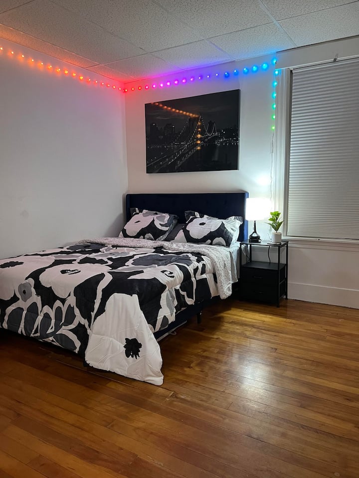 Cozy Retreat Room - Worcester, MA