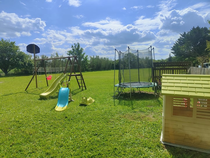 Maison Avec Extérieur Et Parking Privé - Le Thor