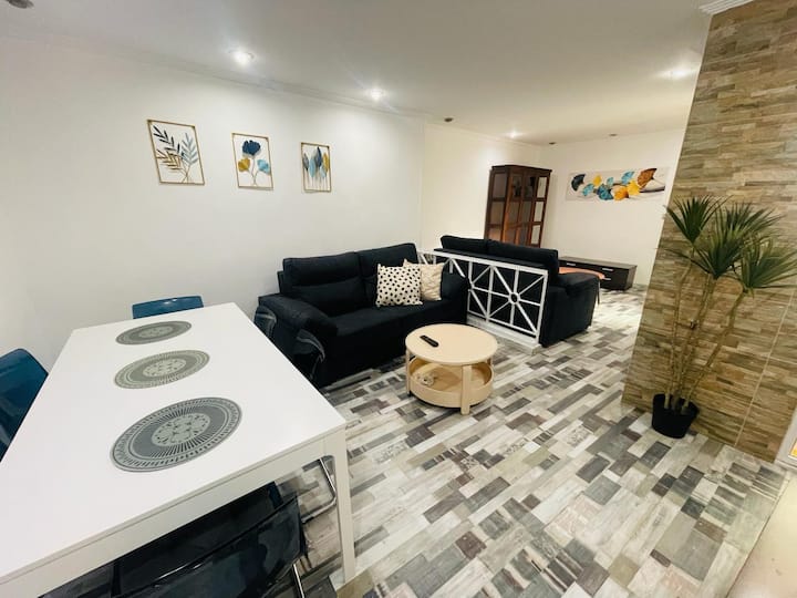 Acogedor Apartamento  San Braulio Con Garaje - Zaragoza, España