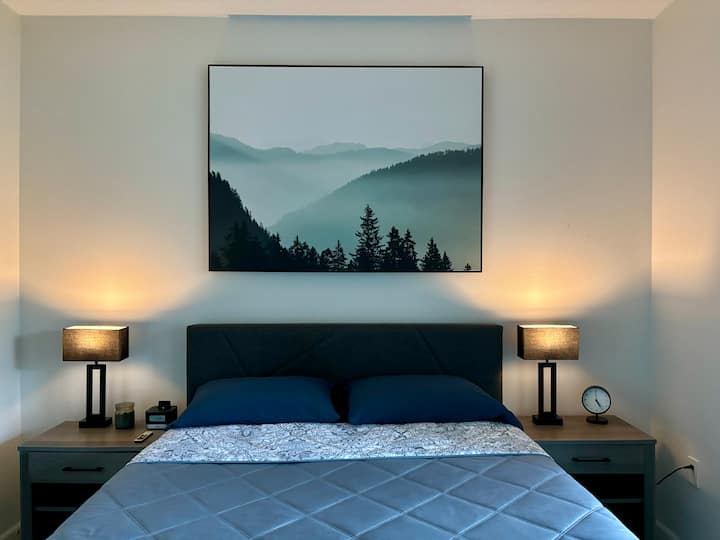 Modern Condo W/pool Gym, In Irvine/newport Beach - Irvine, CA