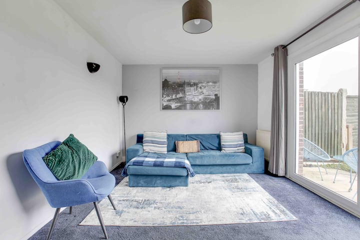 Spacious 3‑bed Witham Home With Parking - 莫爾登