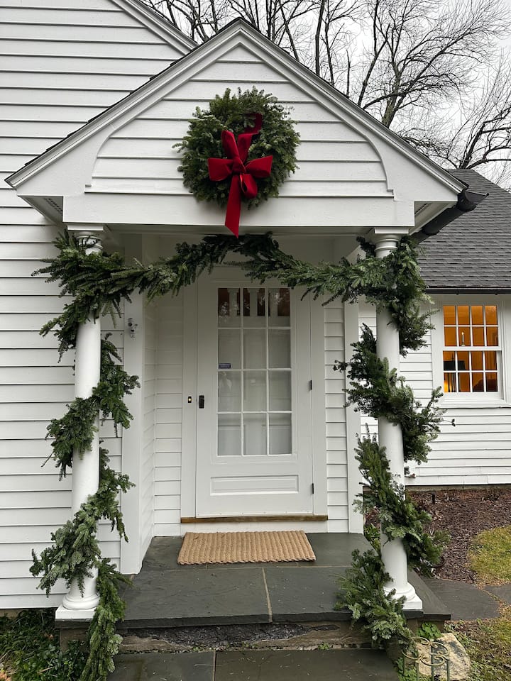 Delightful Berkshire Retreat - Lenox, MA