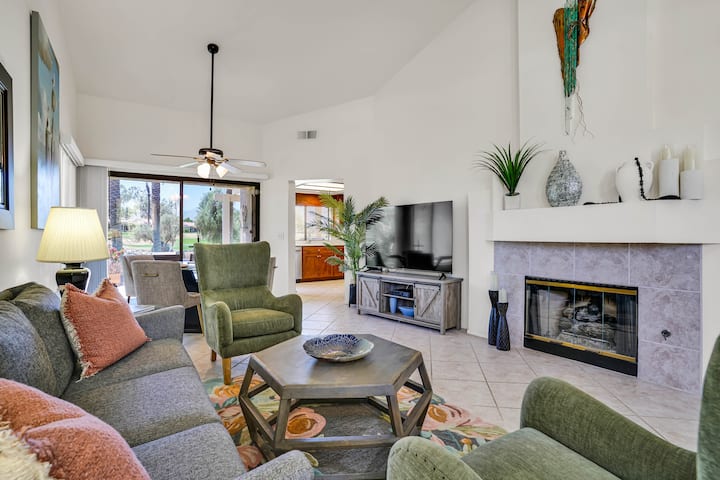 Tranquil Oasis | Sunset Views, Pools, & Pickleball - Palm Desert, CA