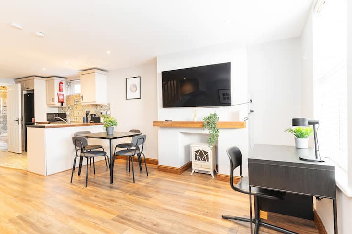 Spacious 1 Bed House In Dublin 8 - Temple Bar- Dublin