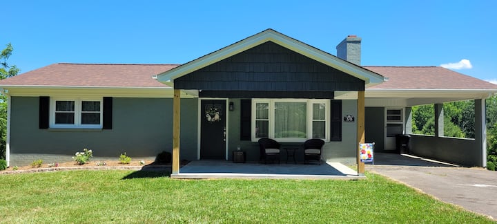 Meadow View Retreat - Hillsville, VA