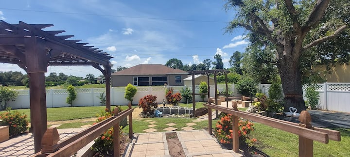 Modern Peaceful Oasis - Lehigh Acres, FL