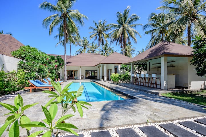 Spacious Villa - Free Bikes, Brekky, Gym & Tennis - Gili Islands