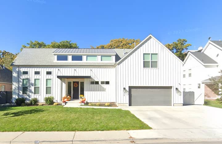 Spacious Custom Farm House - 프로보
