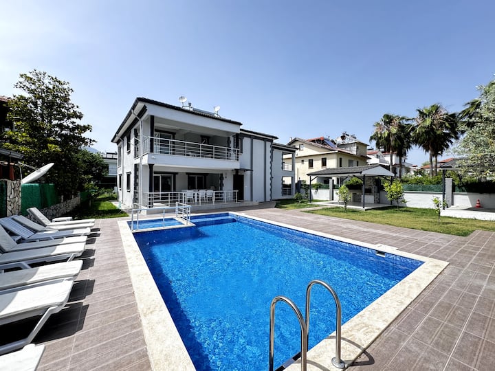 Villa Lotus Dalyan'da 6 Yatak Odalı ÖZel Havuzlu - Ekincik