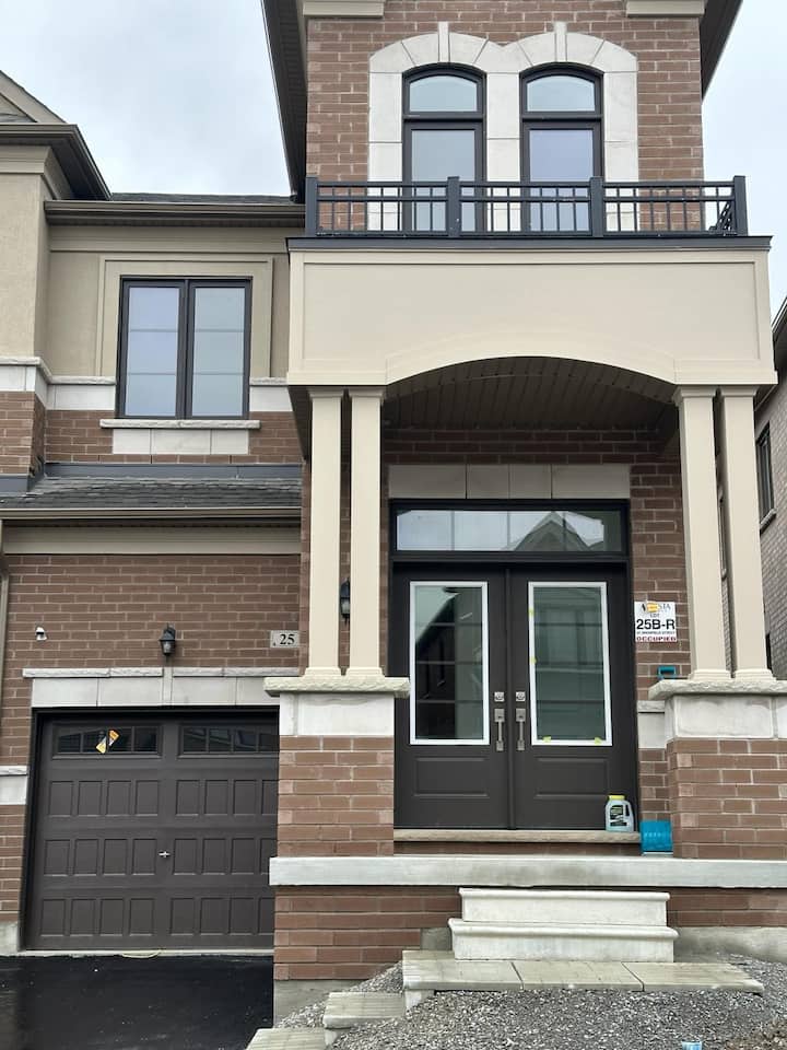 Whitby House - Ajax, Ontario