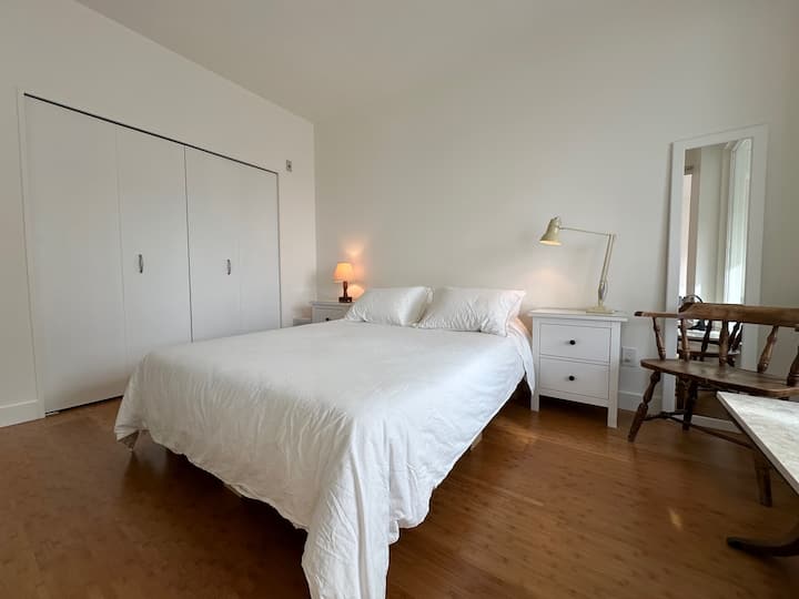 Entire Condo In Mount Pleasant - Vancouver