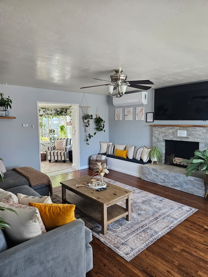 Boho-chic Family House | Jacuzzi & Treehouse - Bonsall, CA