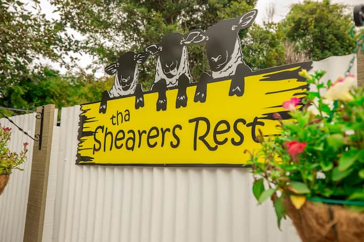 'Tha Shearers Rest' Fox Glacier - Fox Glacier