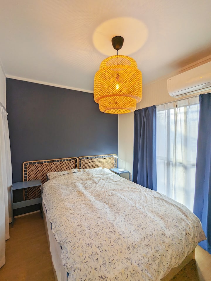 蓝色海洋风・治愈与放空｜天下茶屋5分｜关空直达｜通风透光｜2卧室＋大客厅｜办公桌｜netflix - Osaka