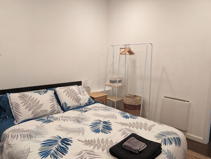 Private 1 Bedroom W/ Natural Light And Patio - Oakland, CA