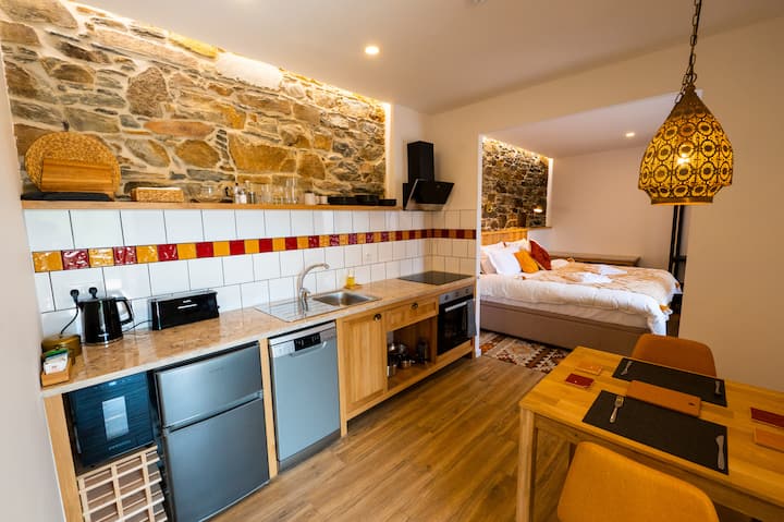 Cellar Apartment With River View Terrace And Bbq - Castelo