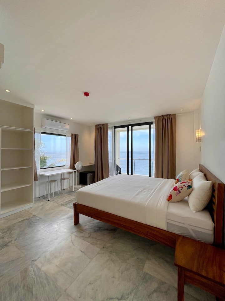 Classy Deluxe Double Room With Sea View In Anilao - Mabini