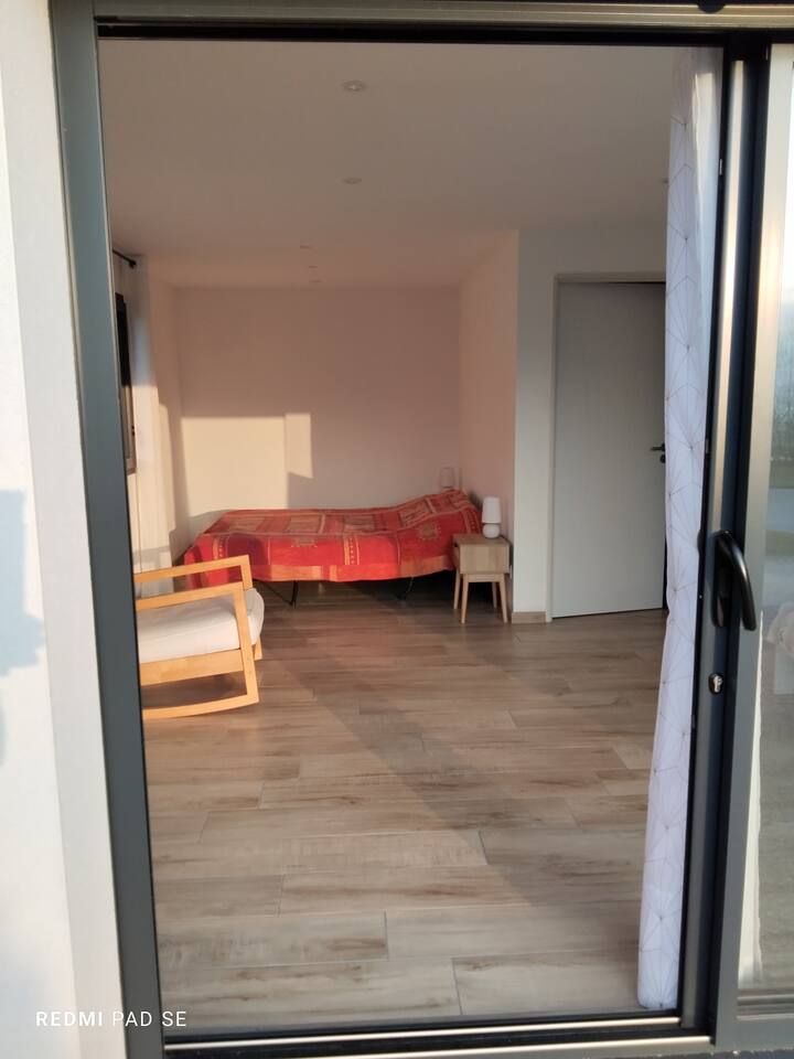 Chambre 23m2 Entrée Indépendante - Chambéry