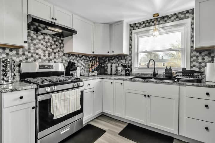 *Central Location*clean*parking* - East Aurora, NY