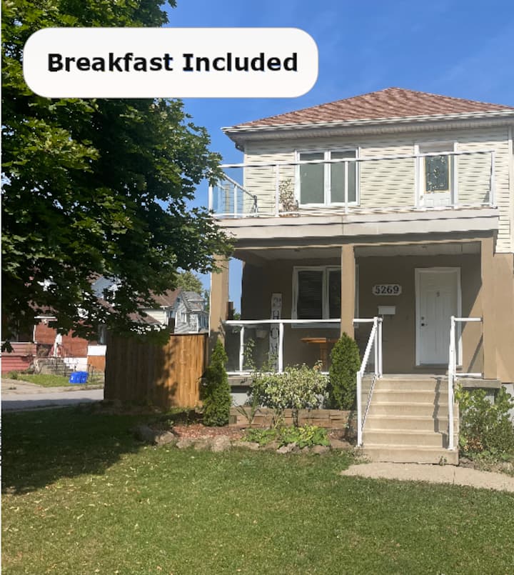 4 Bedroom Oasis Within Walking Distance Of Falls - Niagara Falls