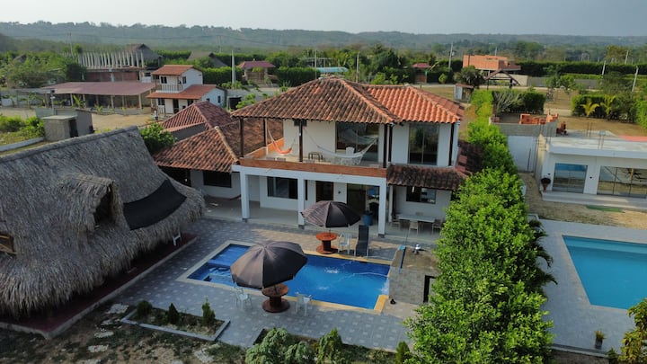 Hermosa Casa Campestre En Turbaco Con Piscina. - Turbaco