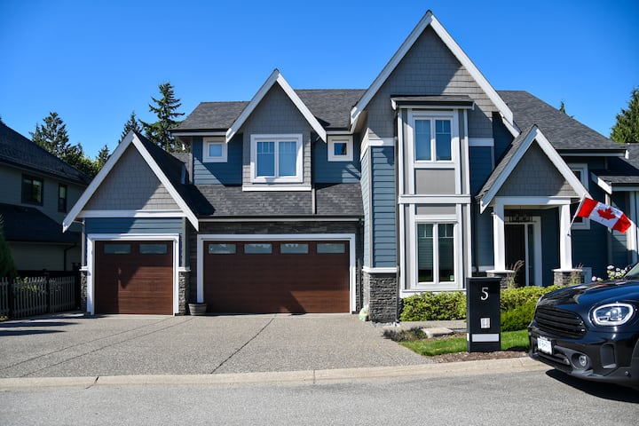 The Hyde-away - Aldergrove