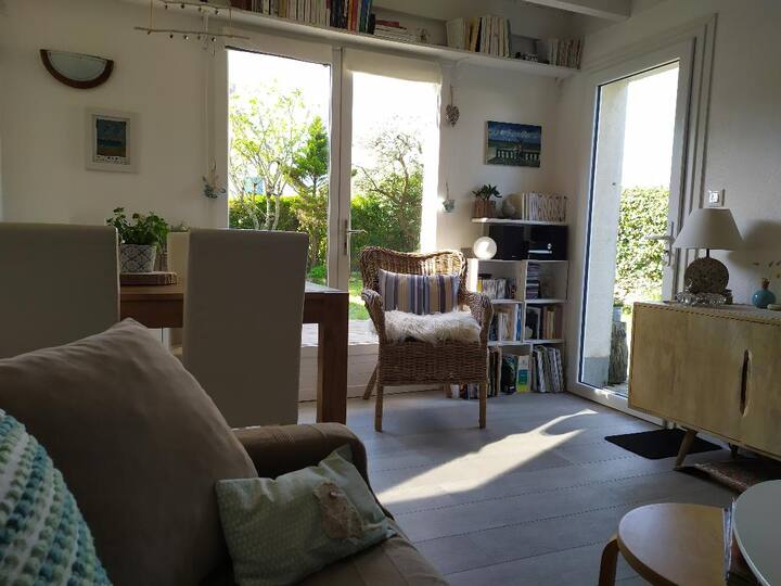 Petite Maison Cosy Sur Jardin, Idéalement Placée - Saint-Gildas-de-Rhuys