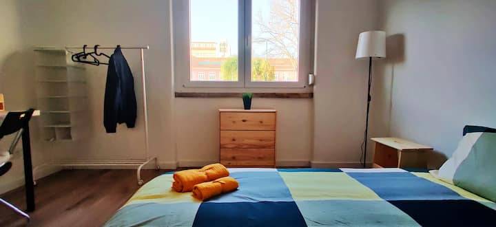 Spacious Bedroom In Estrela - Lisboa