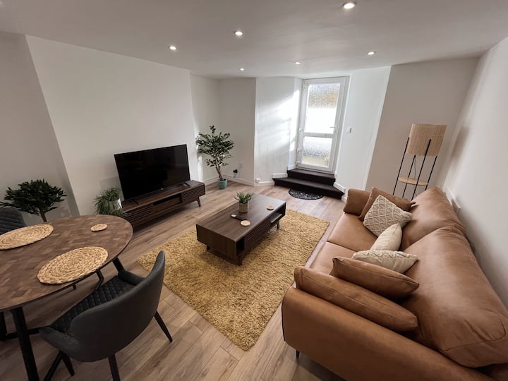 By The Sea Basement Apartment - Lowestoft