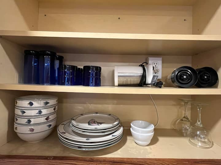 Apartment H: Castle Hill (Car Rental Option) - Sitka, AK