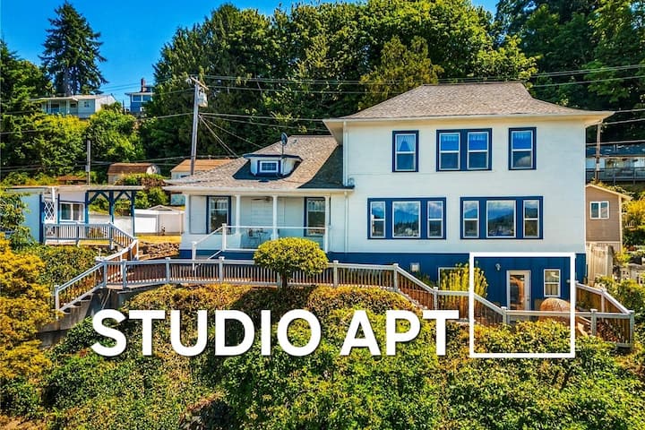Seaview Studio Apartment - Port Orchard, WA