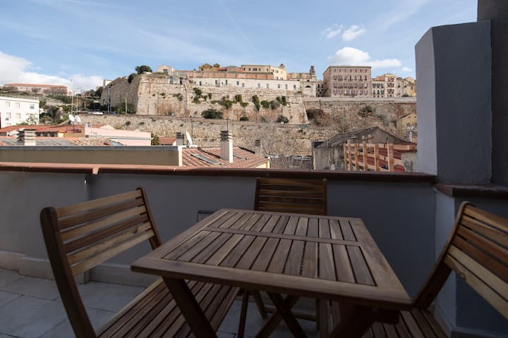 Trinità Terrasse Vue Panoramique Au Cœur Du Centre - Cagliari
