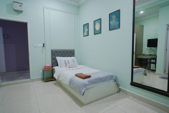 The 1998 Homestay (Single Room) - Aizawl