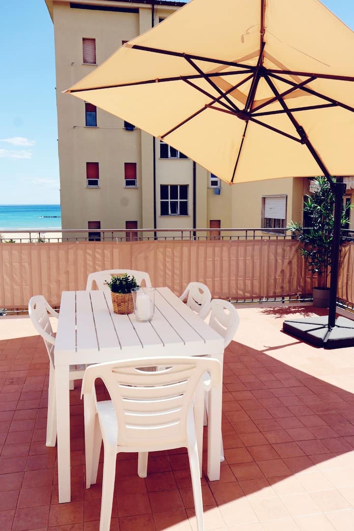 Beautiful Apartment At The Beach In Roseto - Roseto degli Abruzzi