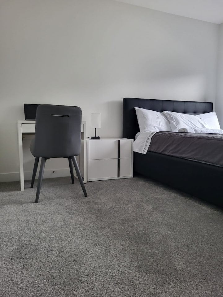 Private Comfortable Guest Room Near Airport Ottawa - Ottawa