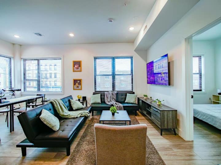 Vast Fully Furnished 2-bed Close To Nyc - Staten Island
