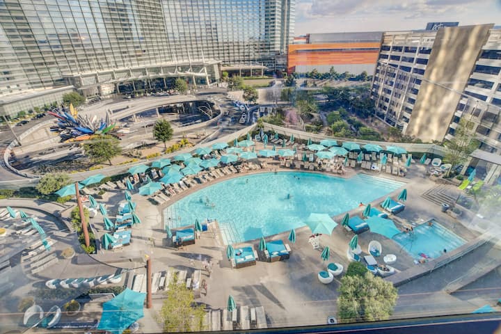 Vdara Hotel Large 1bdr Pool/city Centre View - Las Vegas
