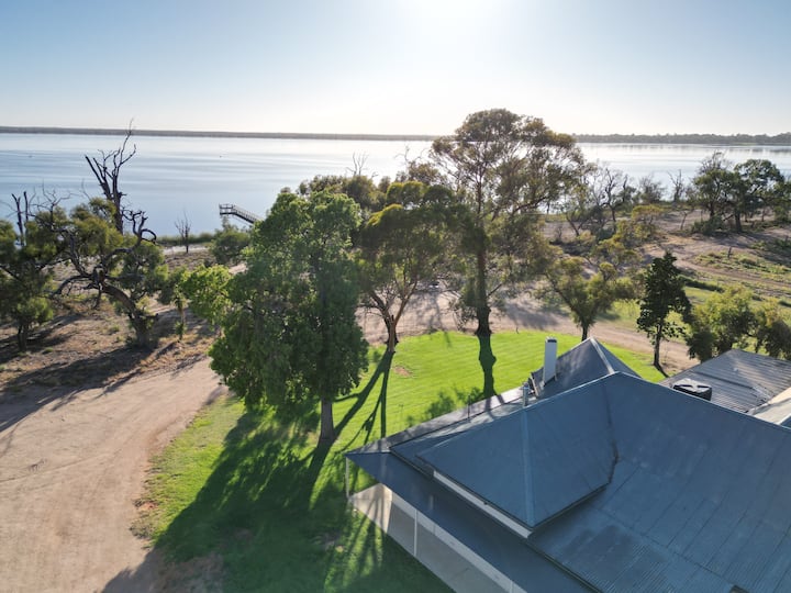 The Jetty House - Water Front Stay Riverland - Barmera