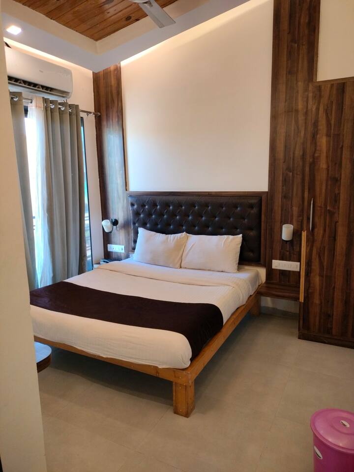Cottage Close To Market. - Mahabaleshwar