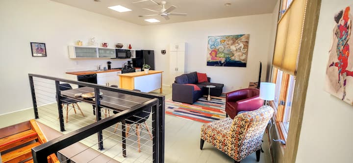 Edgy Urban 2 Story Loft W/ Dt Energy - Albuquerque, NM
