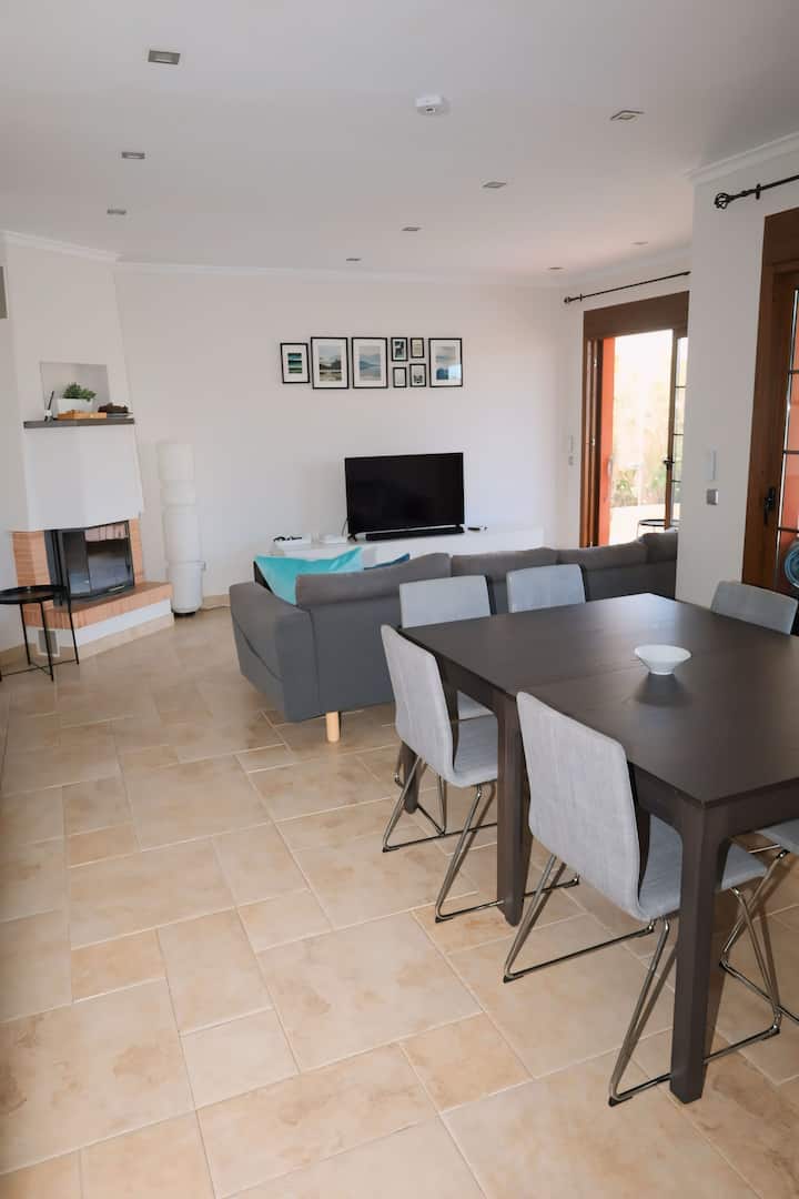Precioso Chalet ( Piscina- Garaje Privado- Jardín) - Marbella