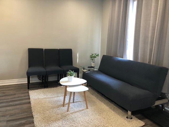 Adorable 2 Bathroom And 2 Bedroom Suite - Oshawa