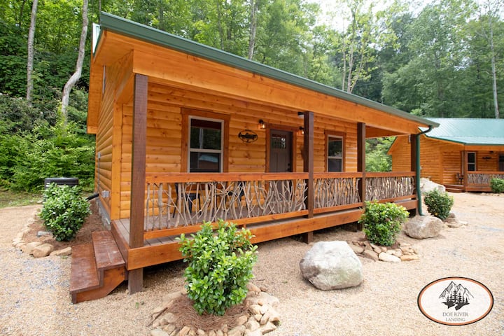 Brook Trout Cabin @Doe River Landing Resort +Loft - Roan Mountain, TN
