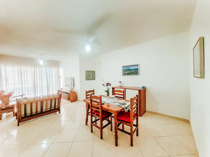 Apto De 110 M² A 500 Metros Da Praia Do Forte - Cabo Frio