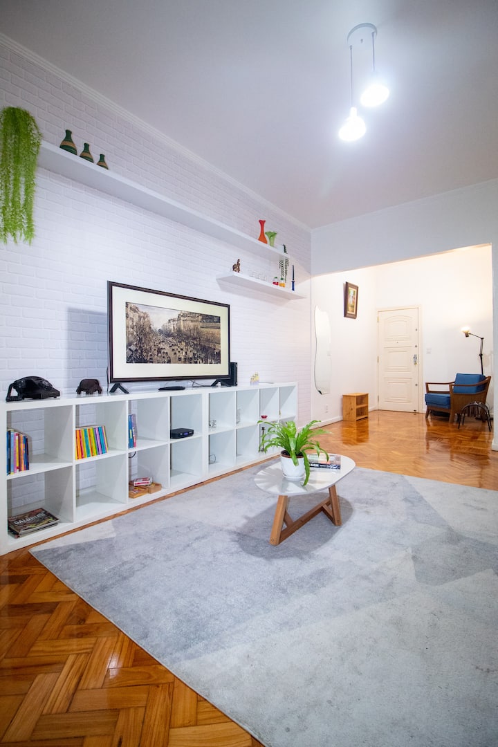 Espaçoso Apartamento No Coração De Copacabana - Rio de Janeiro