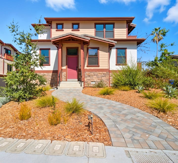 Bright Stylish Two Story Three Bedroom Townhouse - Santa Clara, CA