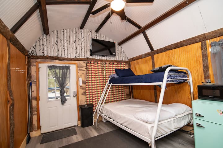 Diamond Glamping - Hunters Cabin - Crater of Diamonds State Park, Murfreesboro