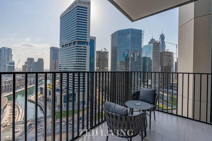 Chic Apartment W/ Canal Views | Pool • Gym • Wi-fi - United Arab Emirates